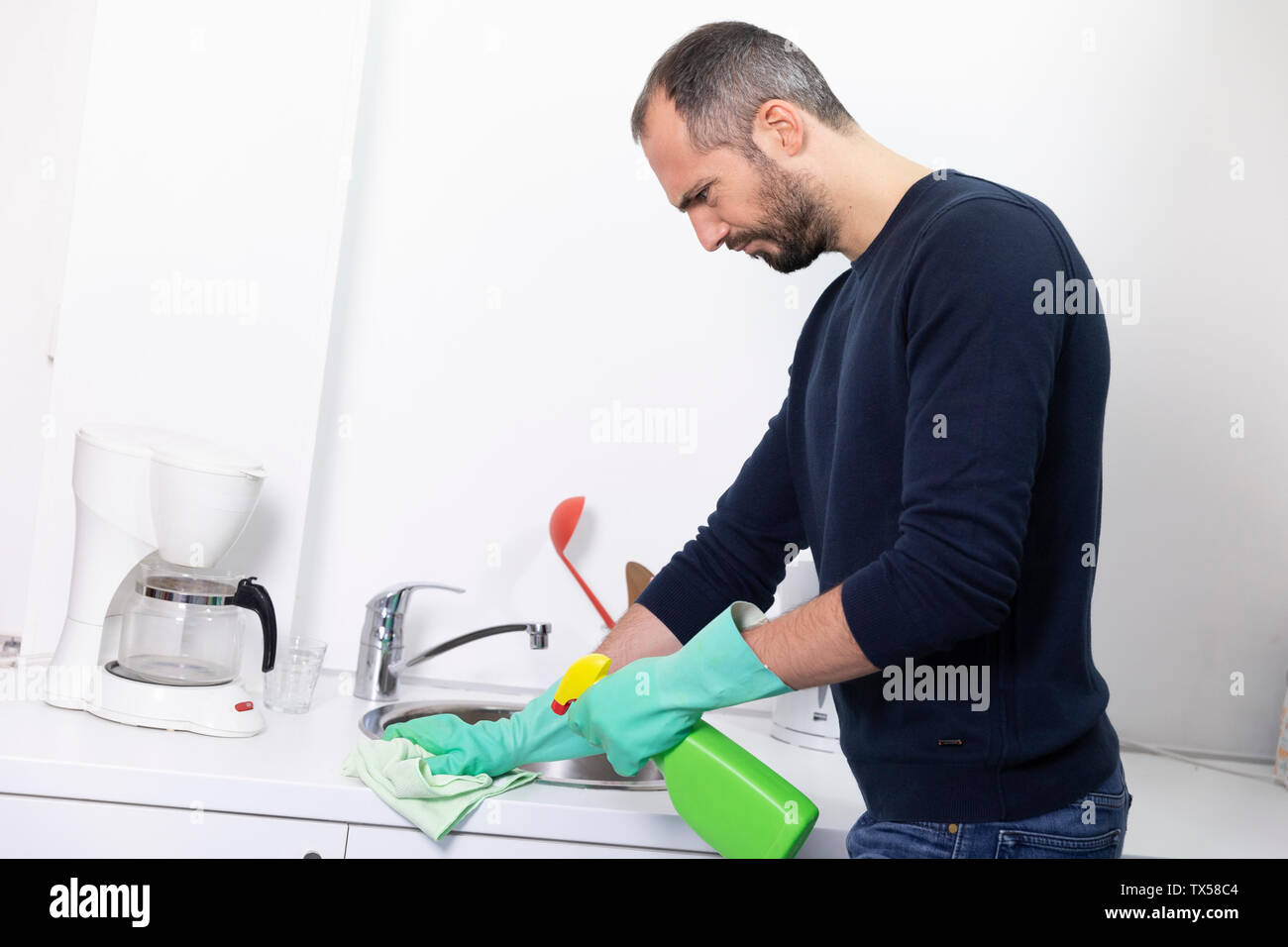 Clean behavior hi-res stock photography and images - Alamy