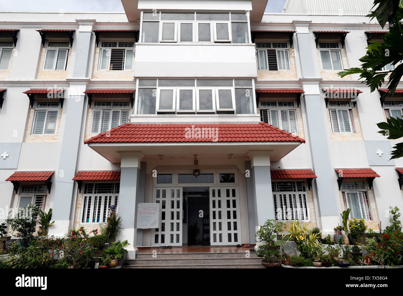 Vietnamese traditional medicine clinic Stock Photo - Alamy