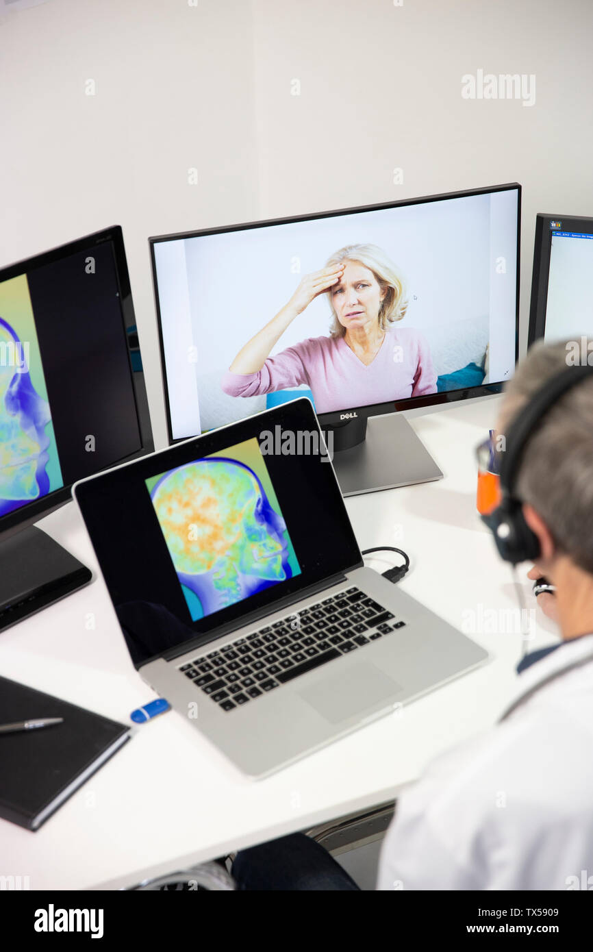 Medical video monitor hi-res stock photography and images - Alamy