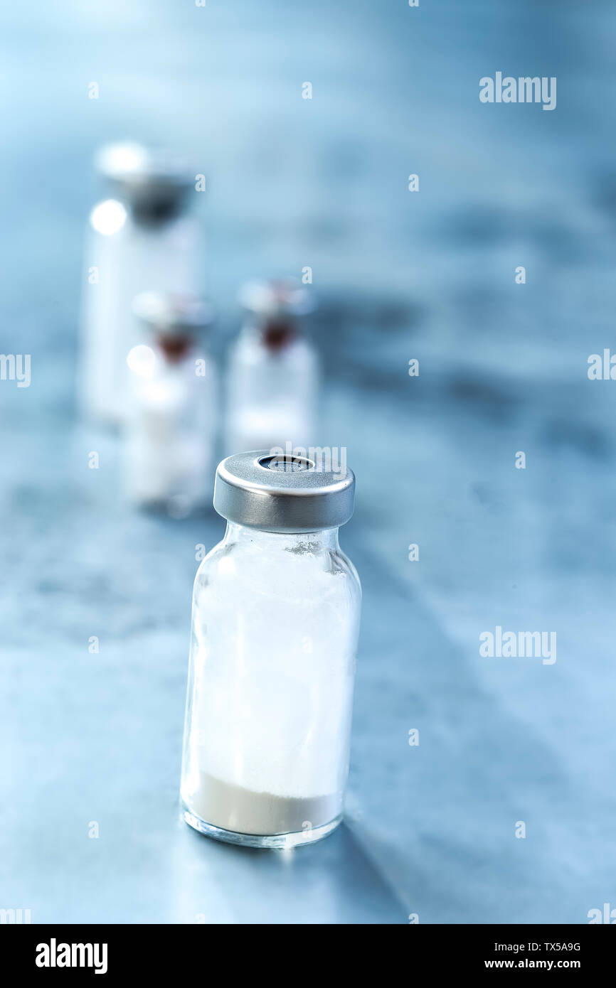 Medical injection vial hi-res stock photography and images - Alamy