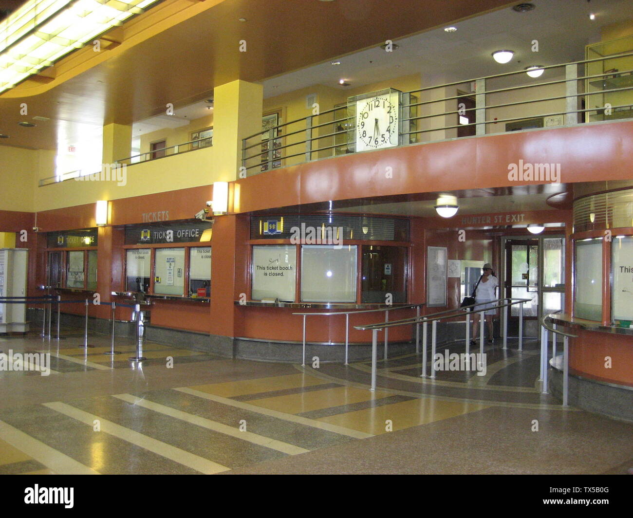 Hamilton go transit station hi-res stock photography and images - Alamy