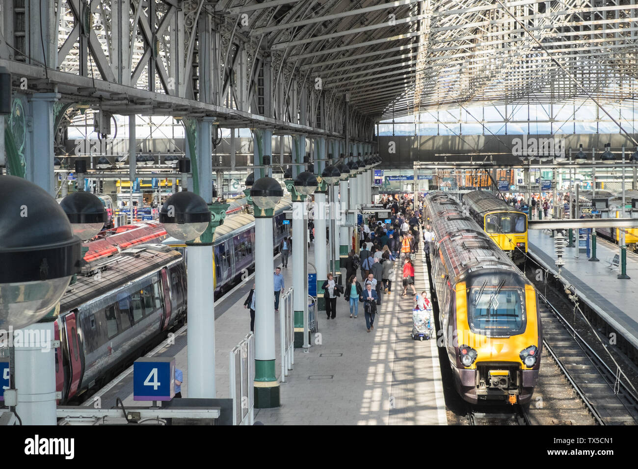 Manchester Piccadilly Station,Manchester Piccadilly,train,station ...