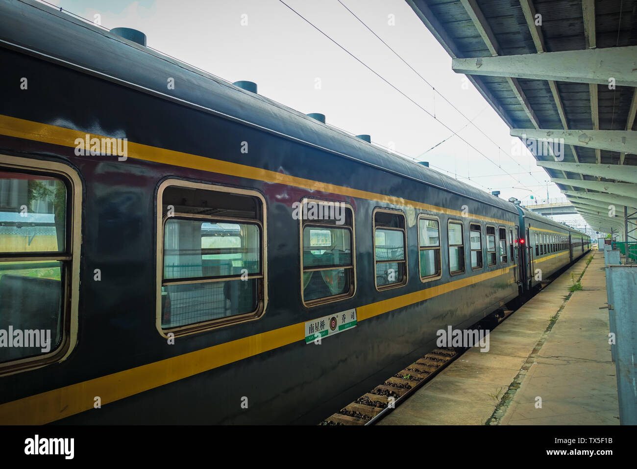 Daylight green trains hi-res stock photography and images - Alamy