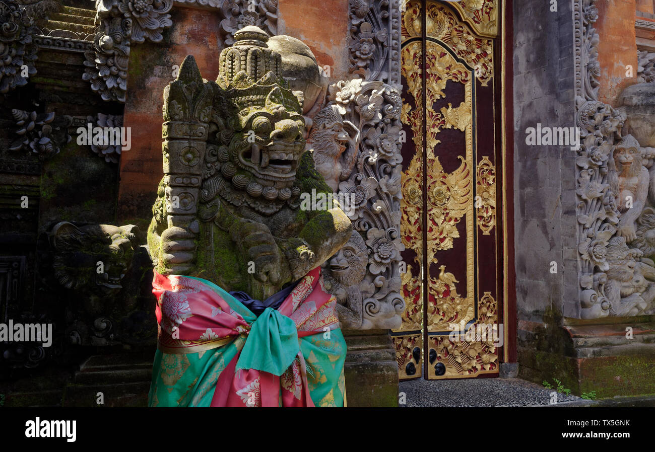 Saraong hi-res stock photography and images - Alamy