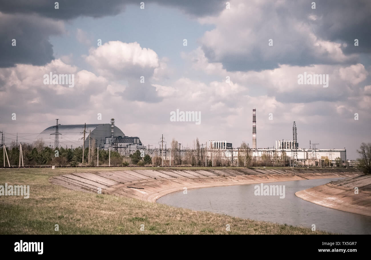 fourth block of Chernobyl nuclear power plant with new Arch shelter ...
