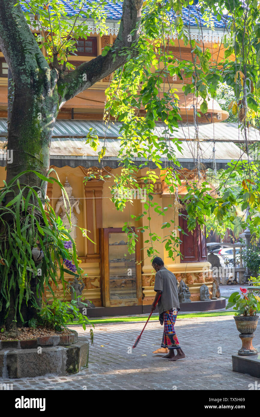 Gangaramaya Temple, Colombo, Sri Lanka Stock Photo - Alamy