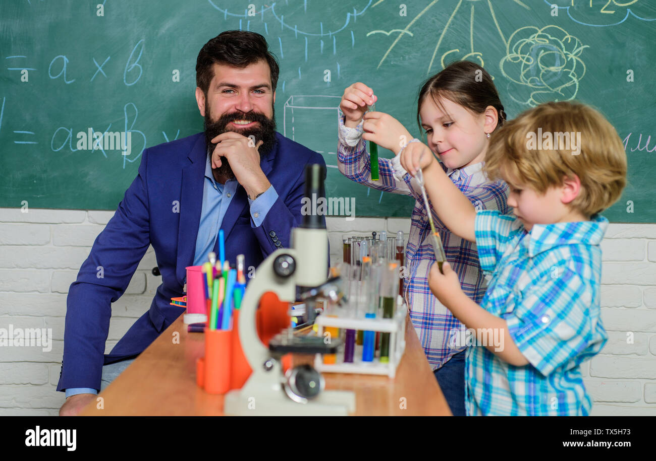 back to school. Educational concept. children scientists making ...