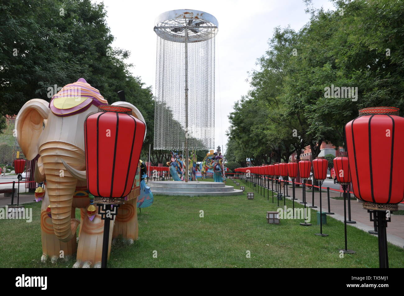 Xian datang night city hi-res stock photography and images - Alamy
