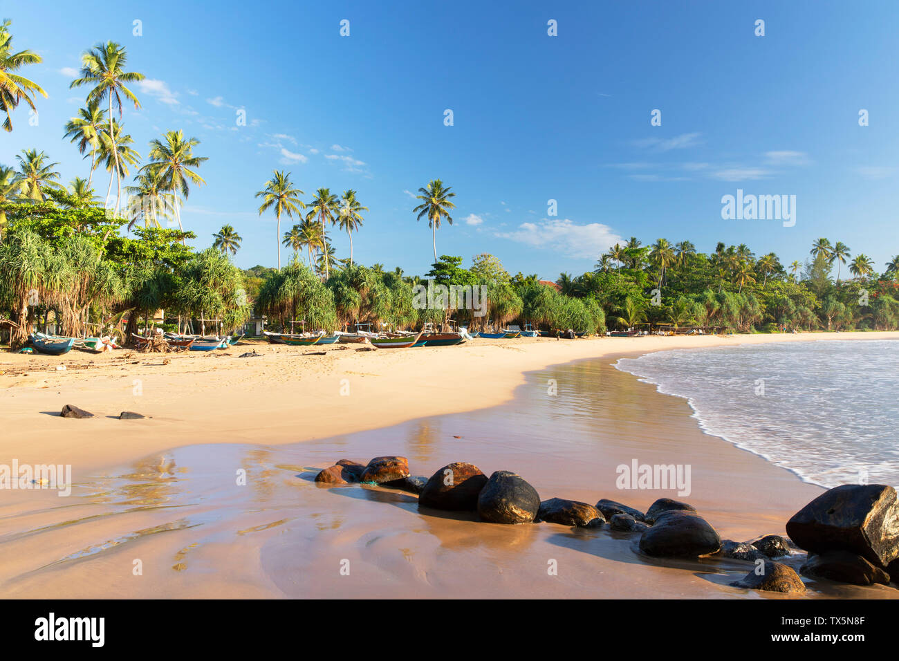 Sri lankan beaches hi-res stock photography and images - Alamy