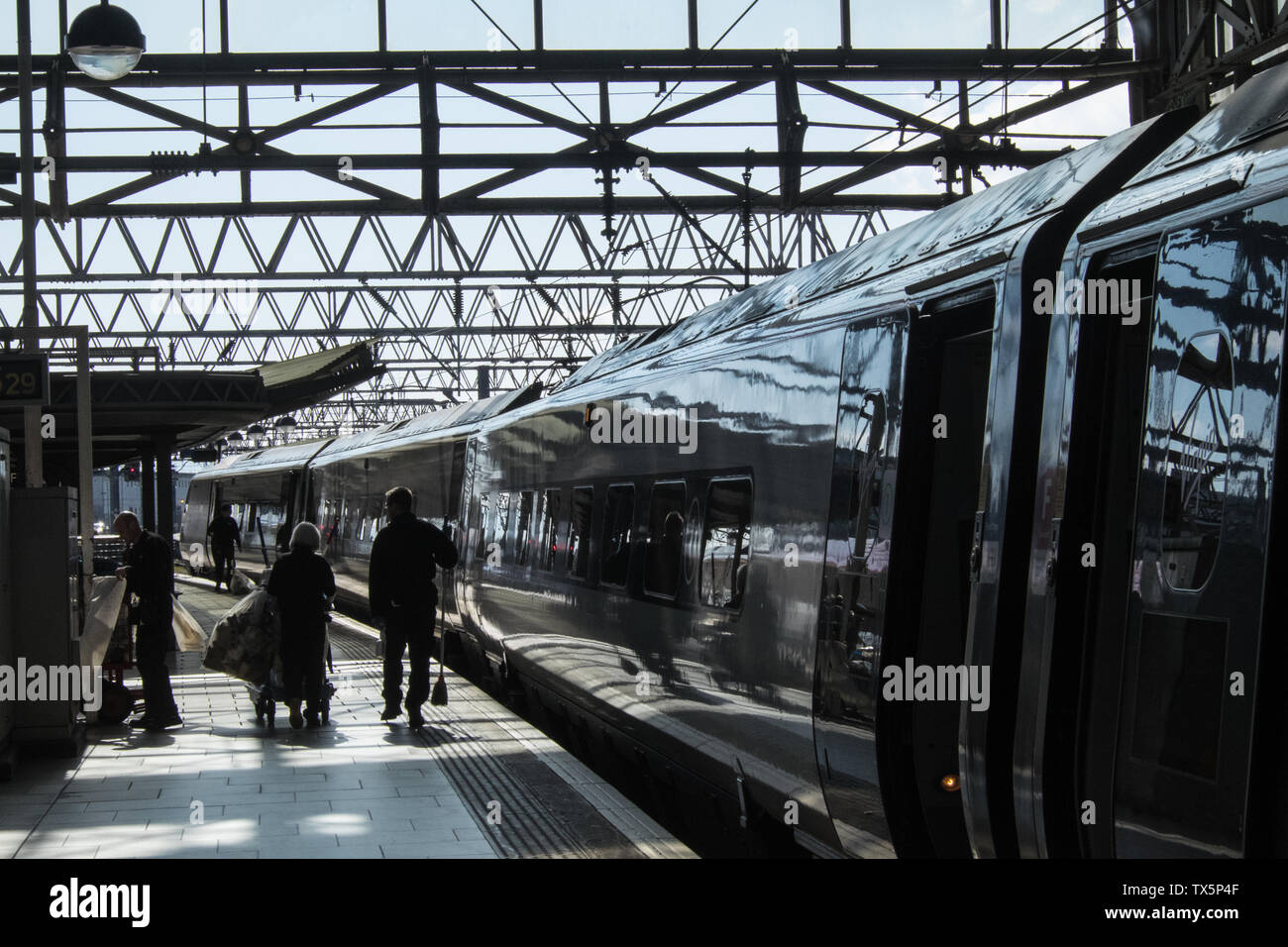 Manchester Piccadilly Station,Manchester Piccadilly,train,station ...