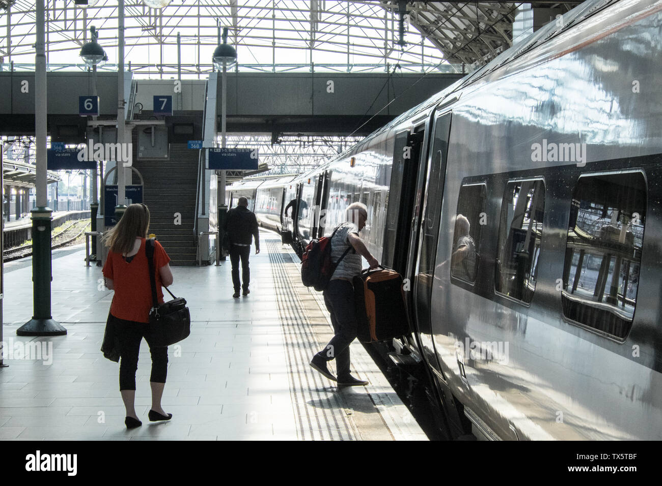 Manchester Piccadilly Station,Manchester Piccadilly,train,station ...
