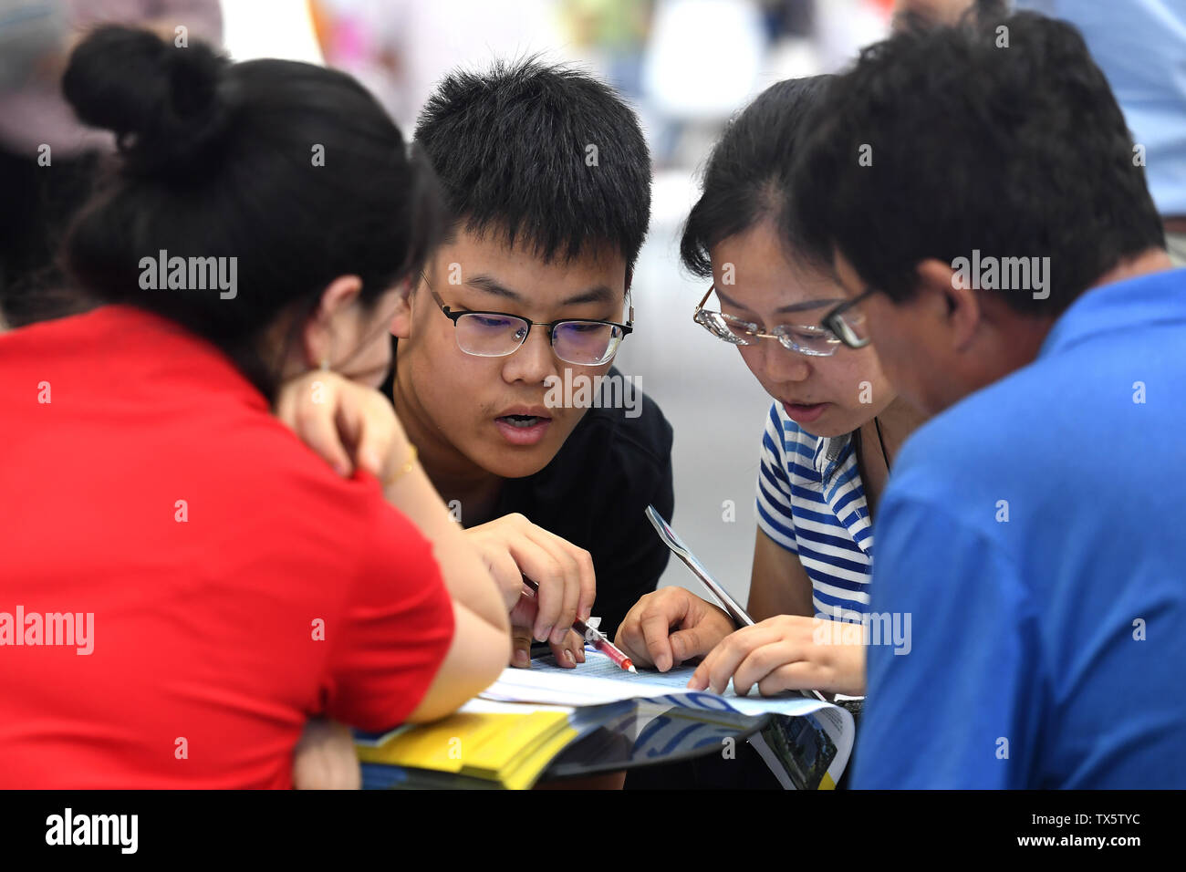 China graduates high school hi-res stock photography and images - Alamy