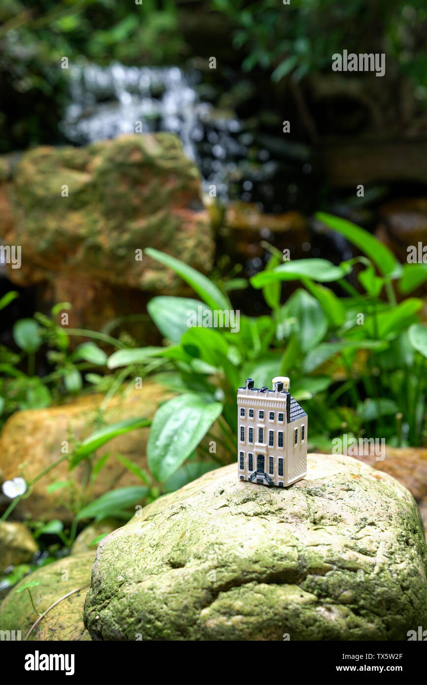 Miniature oasis design hi-res stock photography and images - Alamy