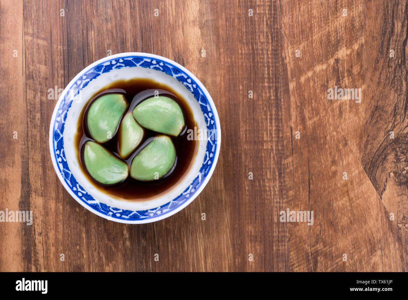 Garlic valves hi-res stock photography and images - Alamy
