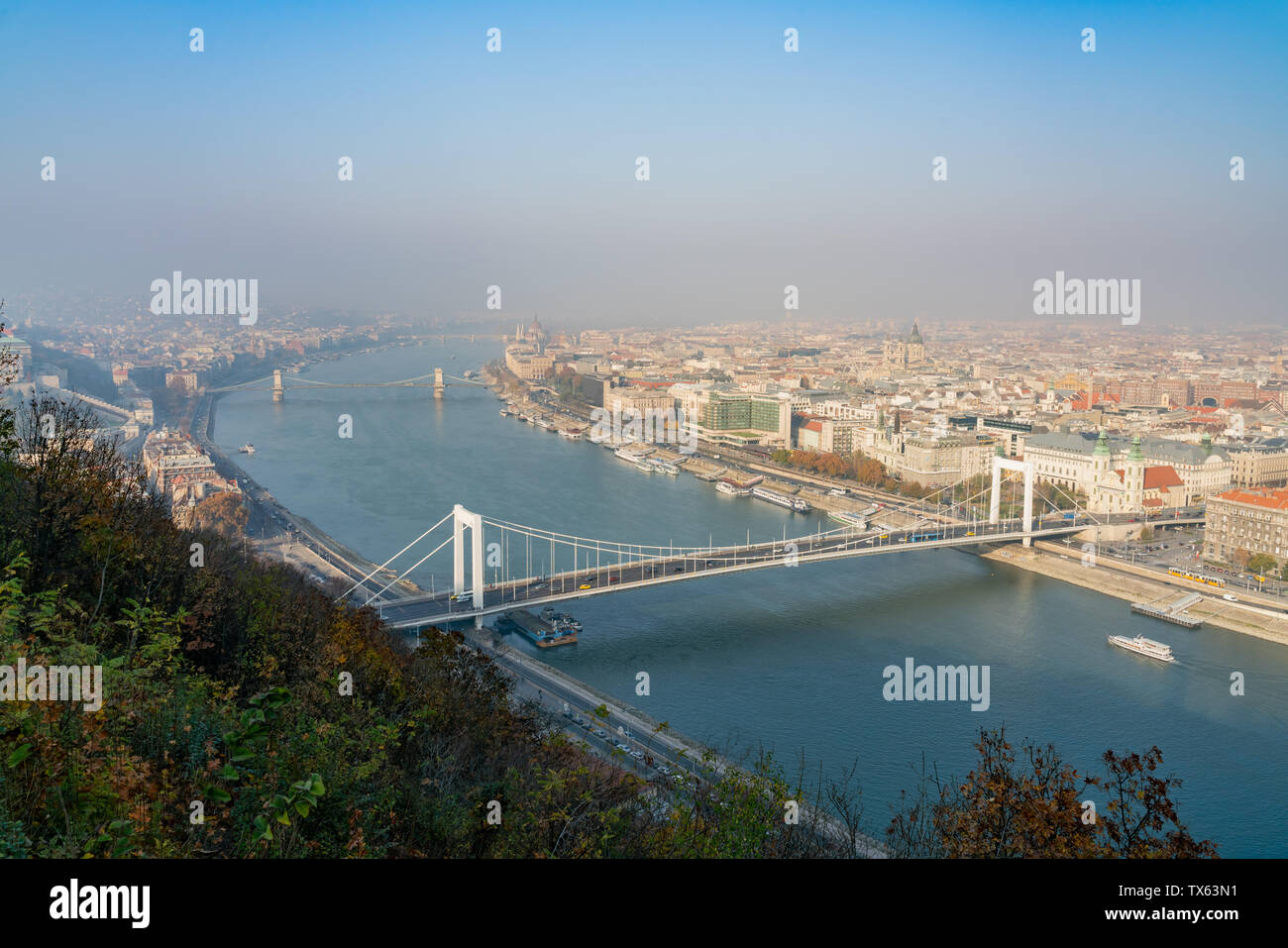 Aerial view of the famous Elisabeth Bridge at Budapest, Hungary Stock ...