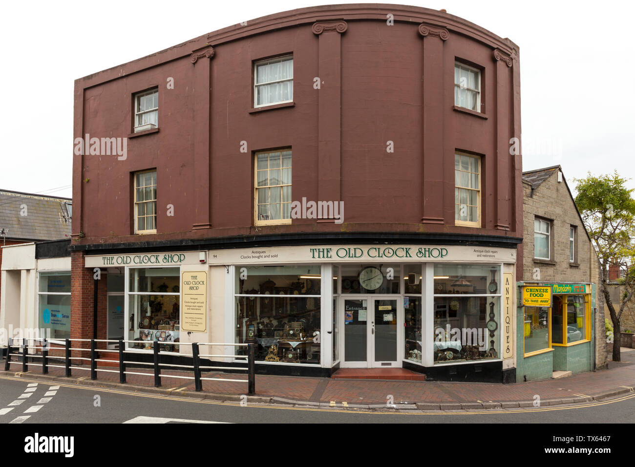 Antique clock shop hi-res stock photography and images - Alamy