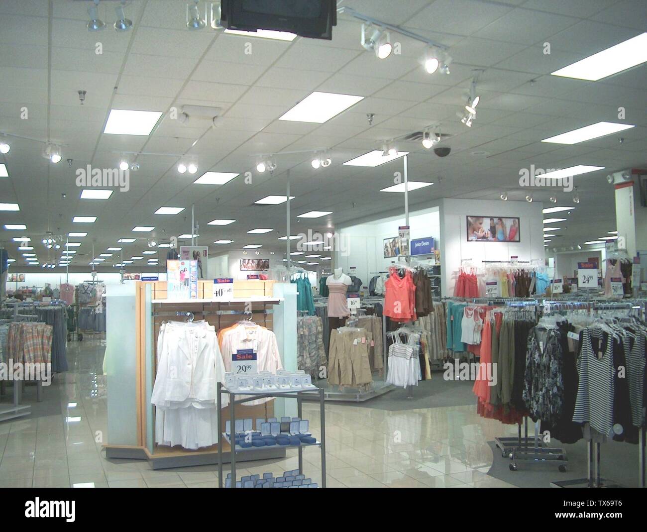 Goodys store hi-res stock photography and images - Alamy