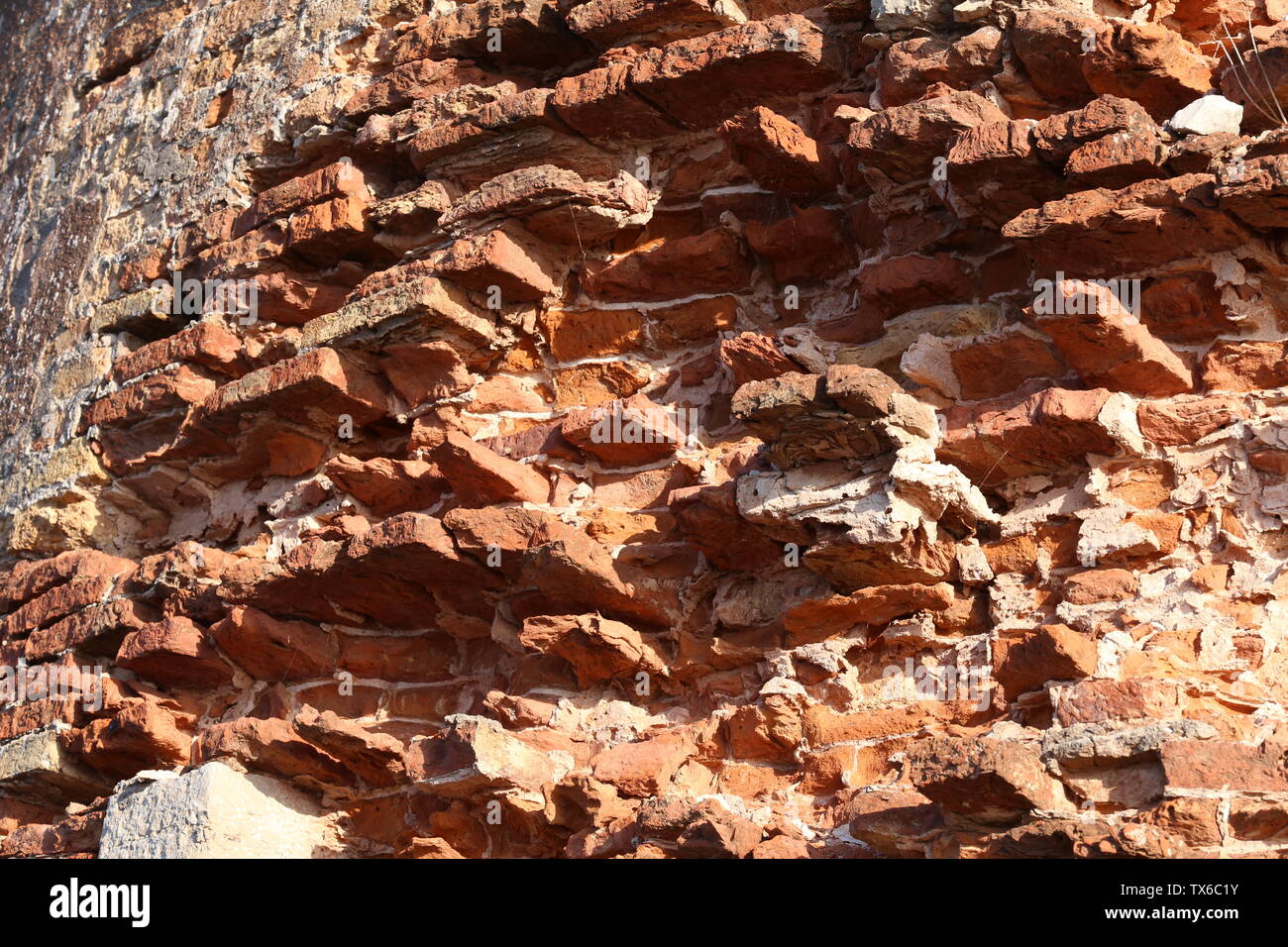 Dark black brick patterns hi-res stock photography and images - Alamy