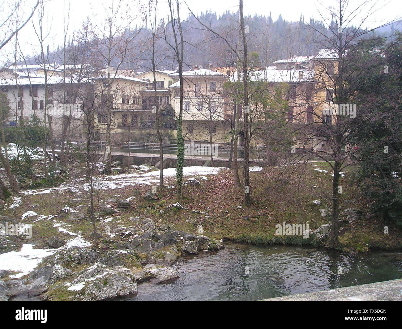 Chiese con hi-res stock photography and images - Alamy