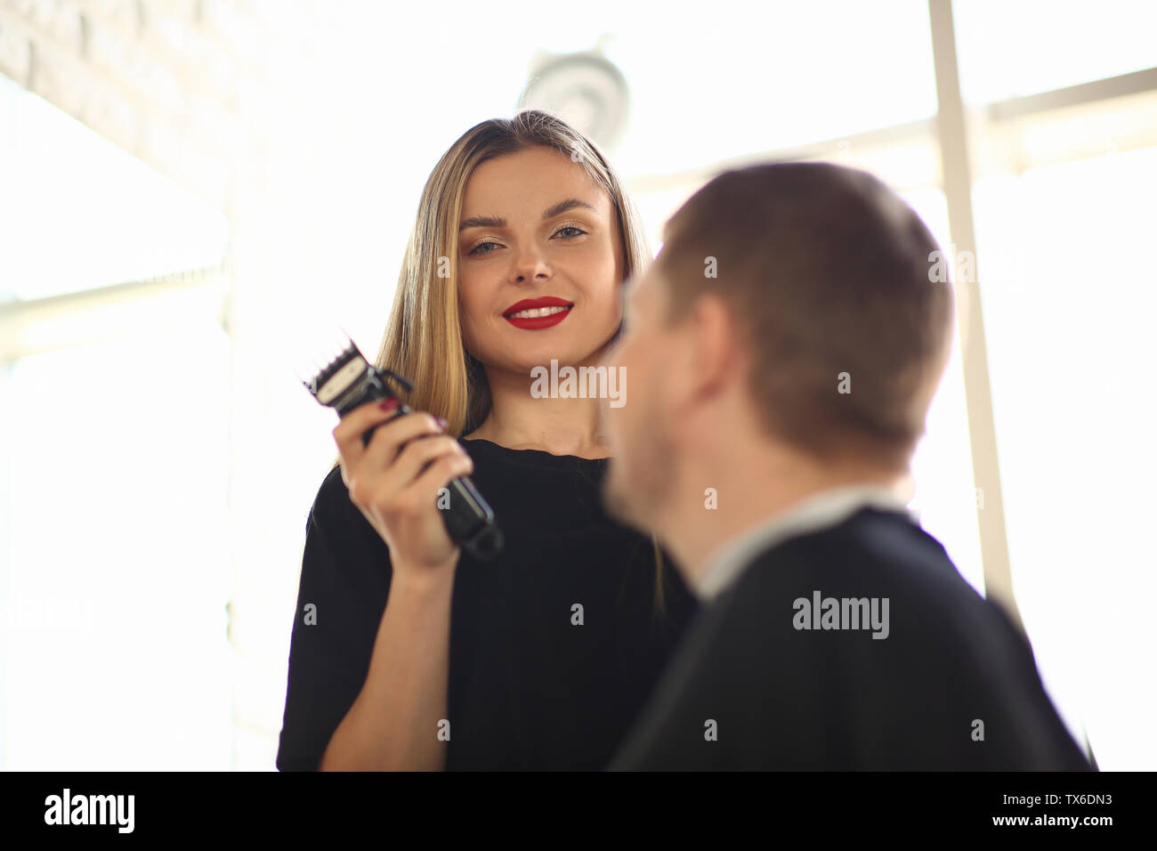 Female head shave hi-res stock photography and images - Alamy