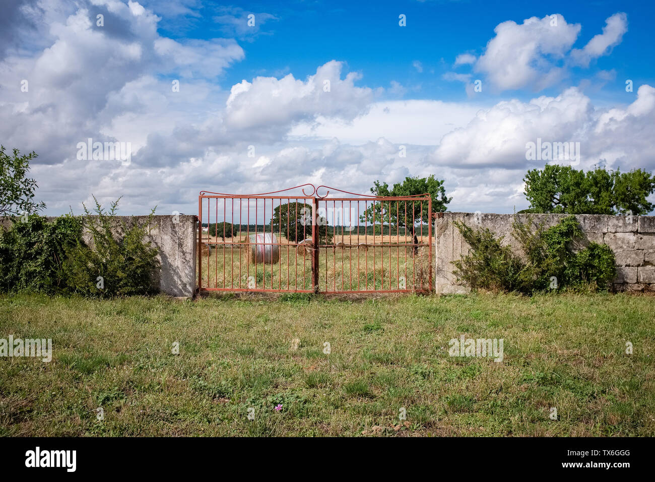 Italy fence hi-res stock photography and images - Alamy