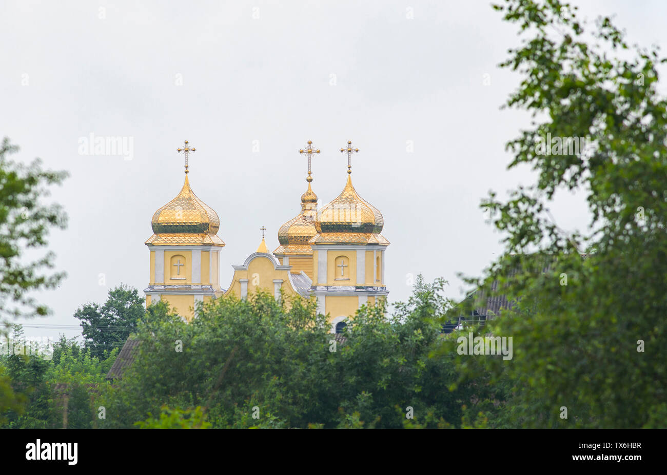 Beautiful church golden dome hi-res stock photography and images - Alamy