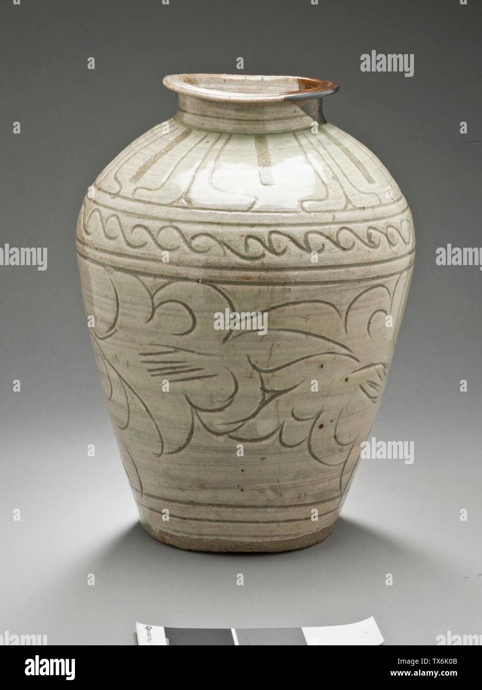 Buncheong ware with incised hi-res stock photography and images - Alamy
