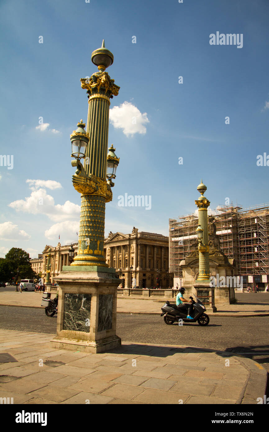 Statue at concord square in paris hi-res stock photography and images ...