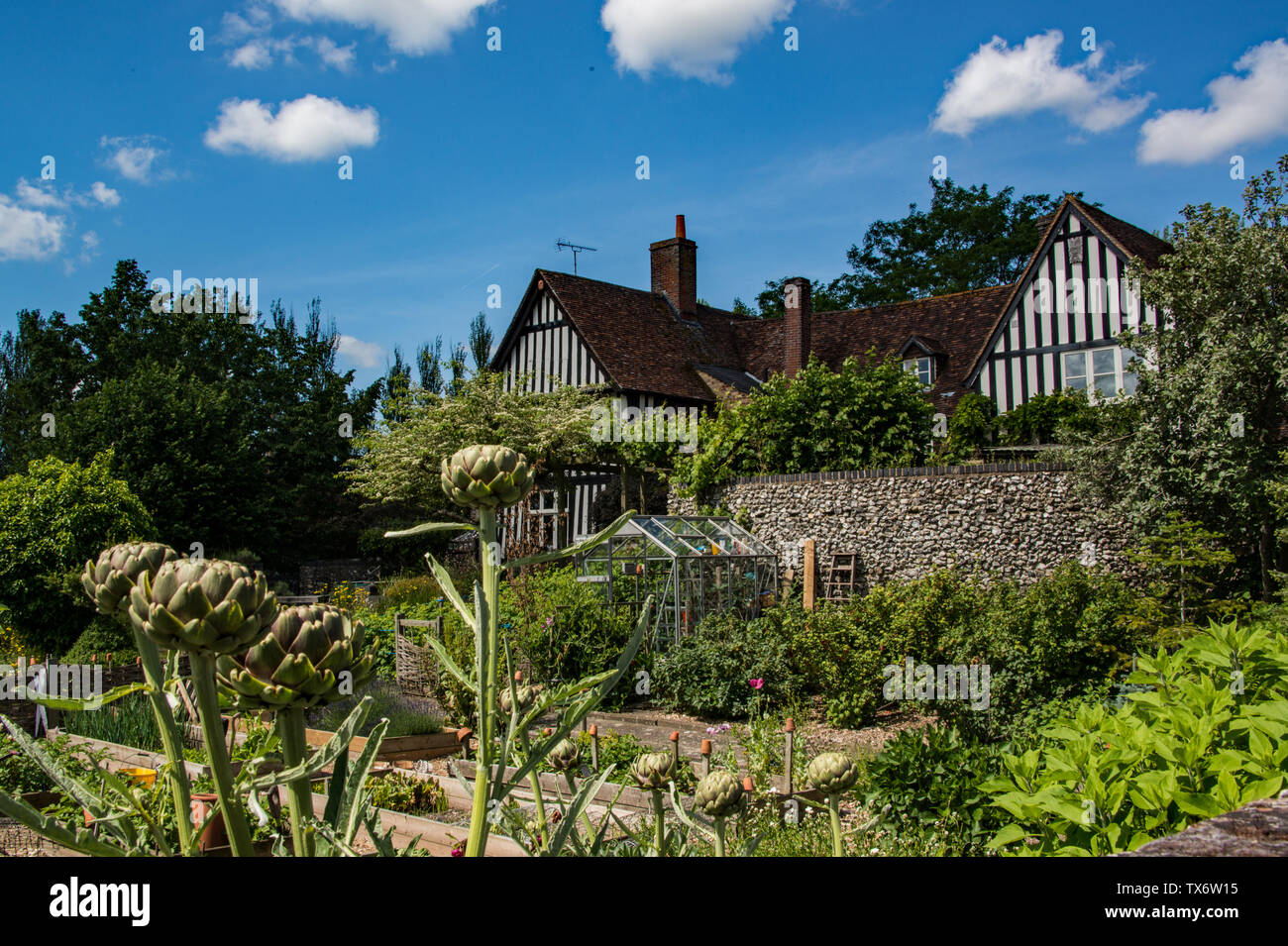 Timber framed House in Kent, UK Stock Photo - Alamy