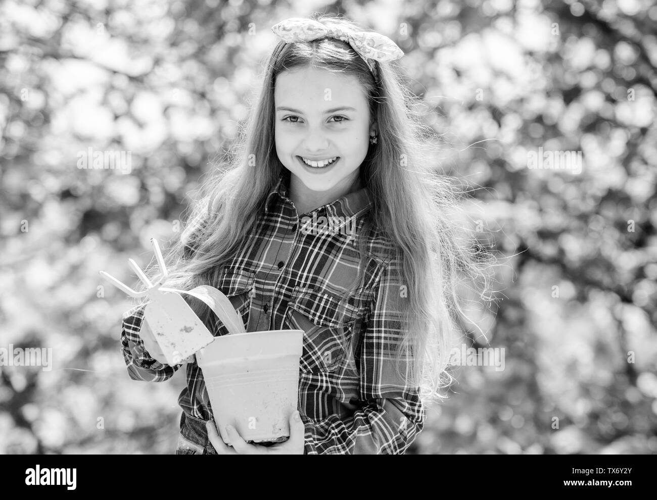 Gardening is peaceful meditative occupation. Gardening classes. Ecology ...