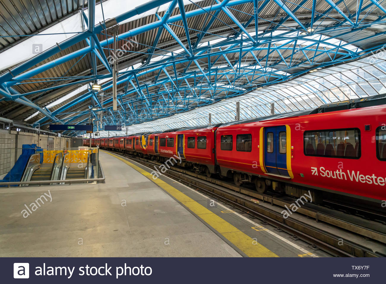 Old Euro Rail Platforms High Resolution Stock Photography and Images ...