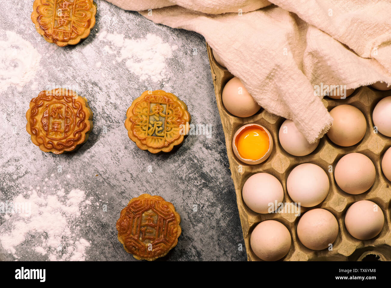 Mid autumn festival grapes hi-res stock photography and images - Alamy