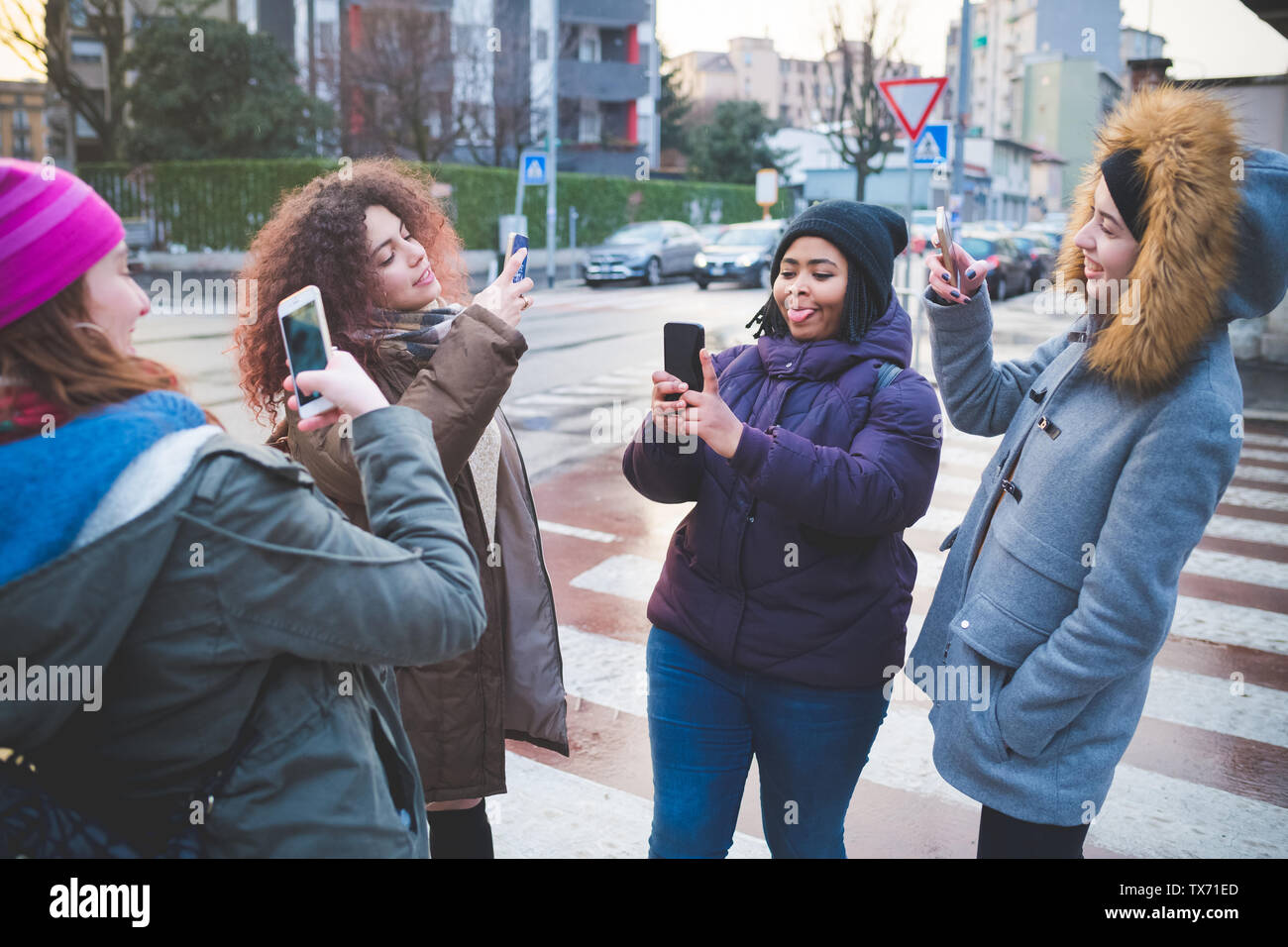 Smart mobs hi-res stock photography and images - Alamy