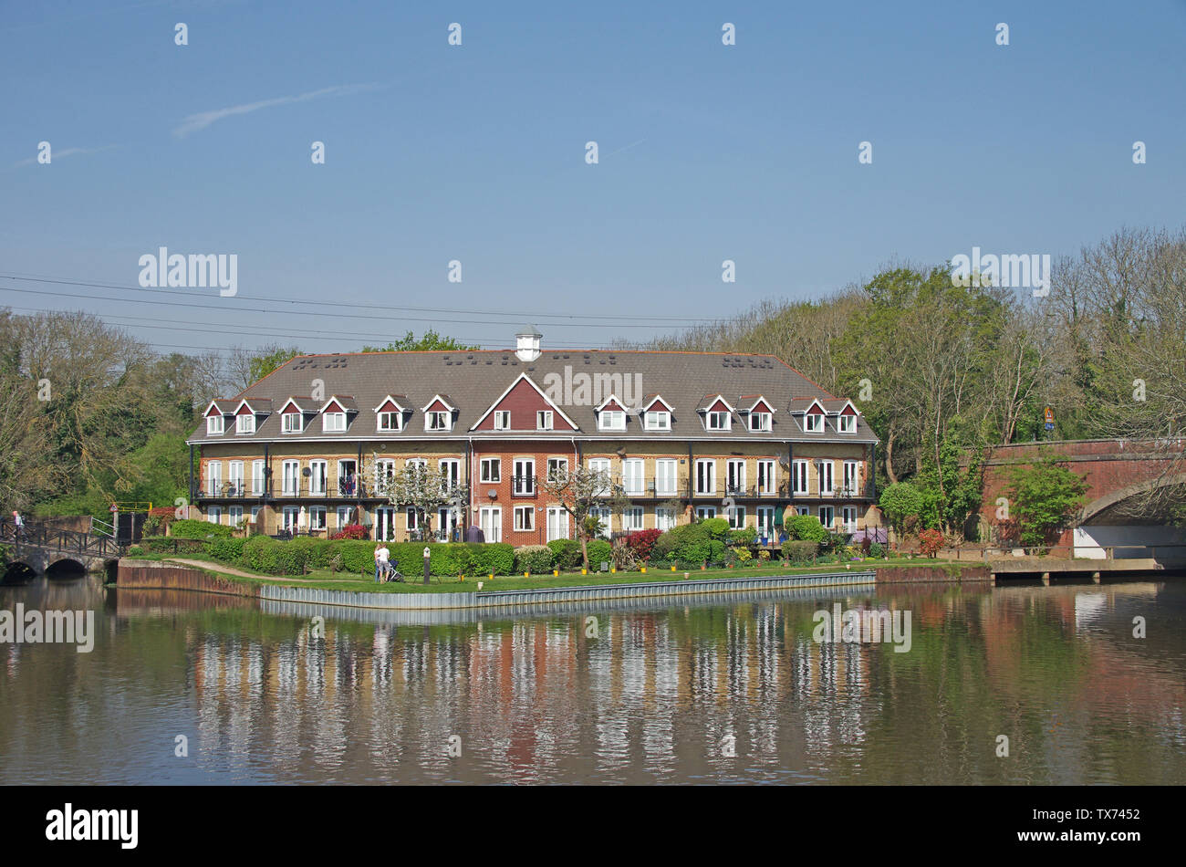 Weybridge river hi-res stock photography and images - Alamy