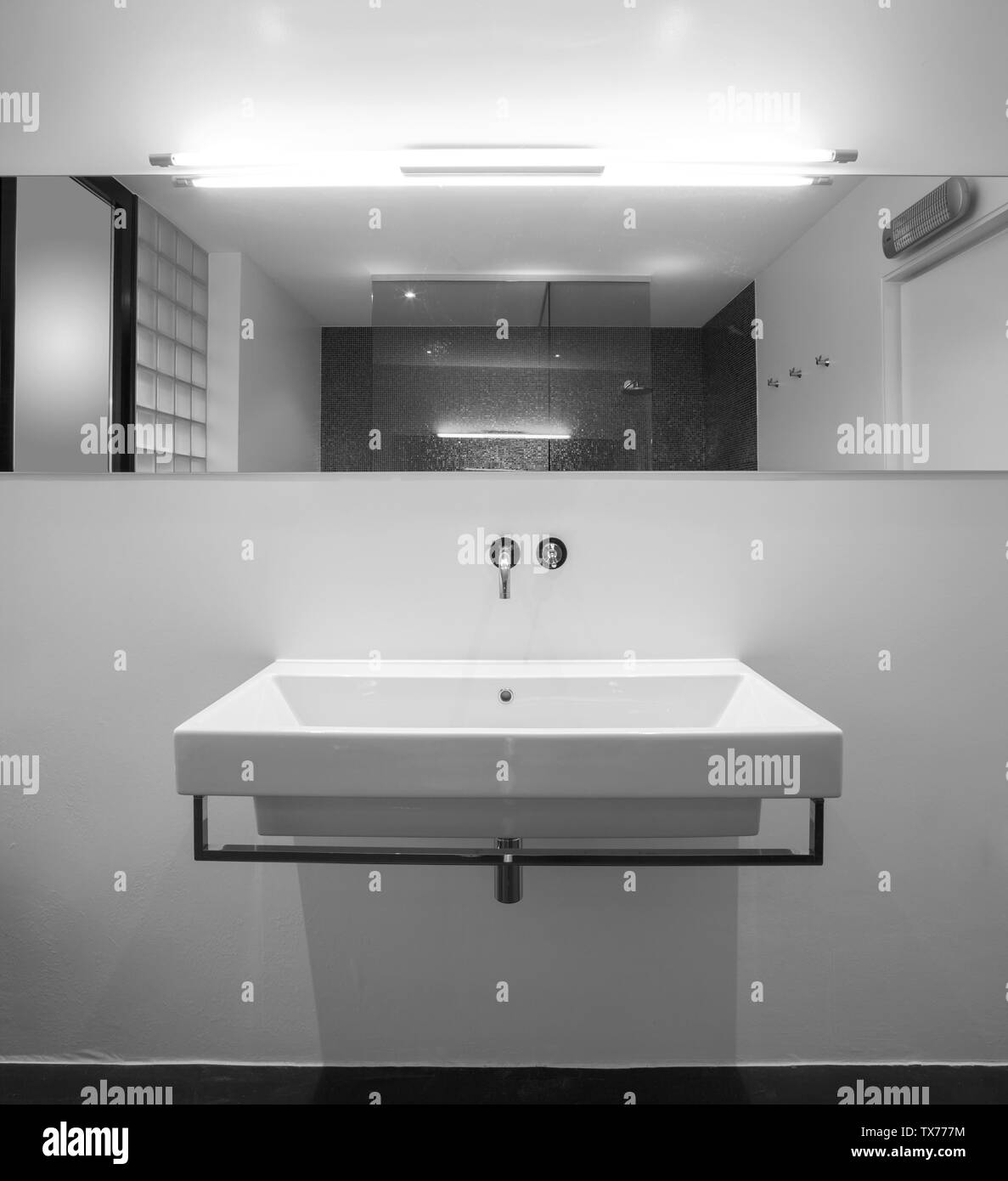 Modern white house bathroom Black and White Stock Photos & Images - Alamy