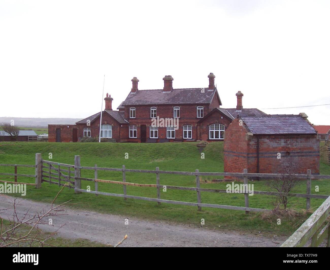 Kettleness station hi-res stock photography and images - Alamy