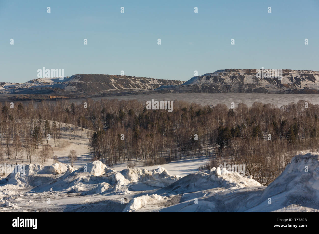 Coal mine in snow hi-res stock photography and images - Alamy