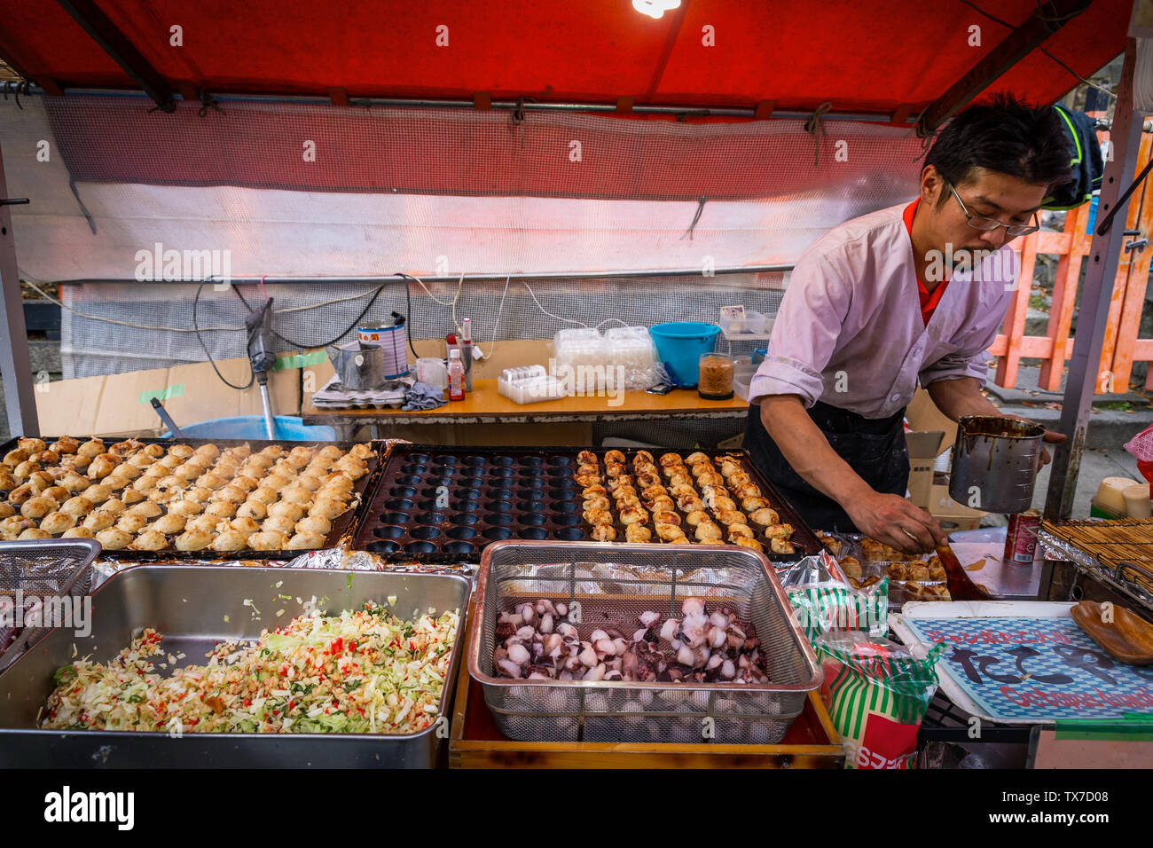 Fushimi inari shrine food hi-res stock photography and images - Alamy