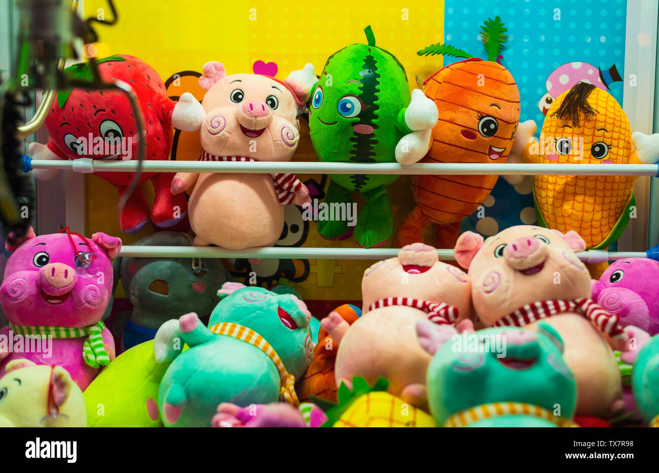 Doll machine mall hi-res stock photography and images - Alamy
