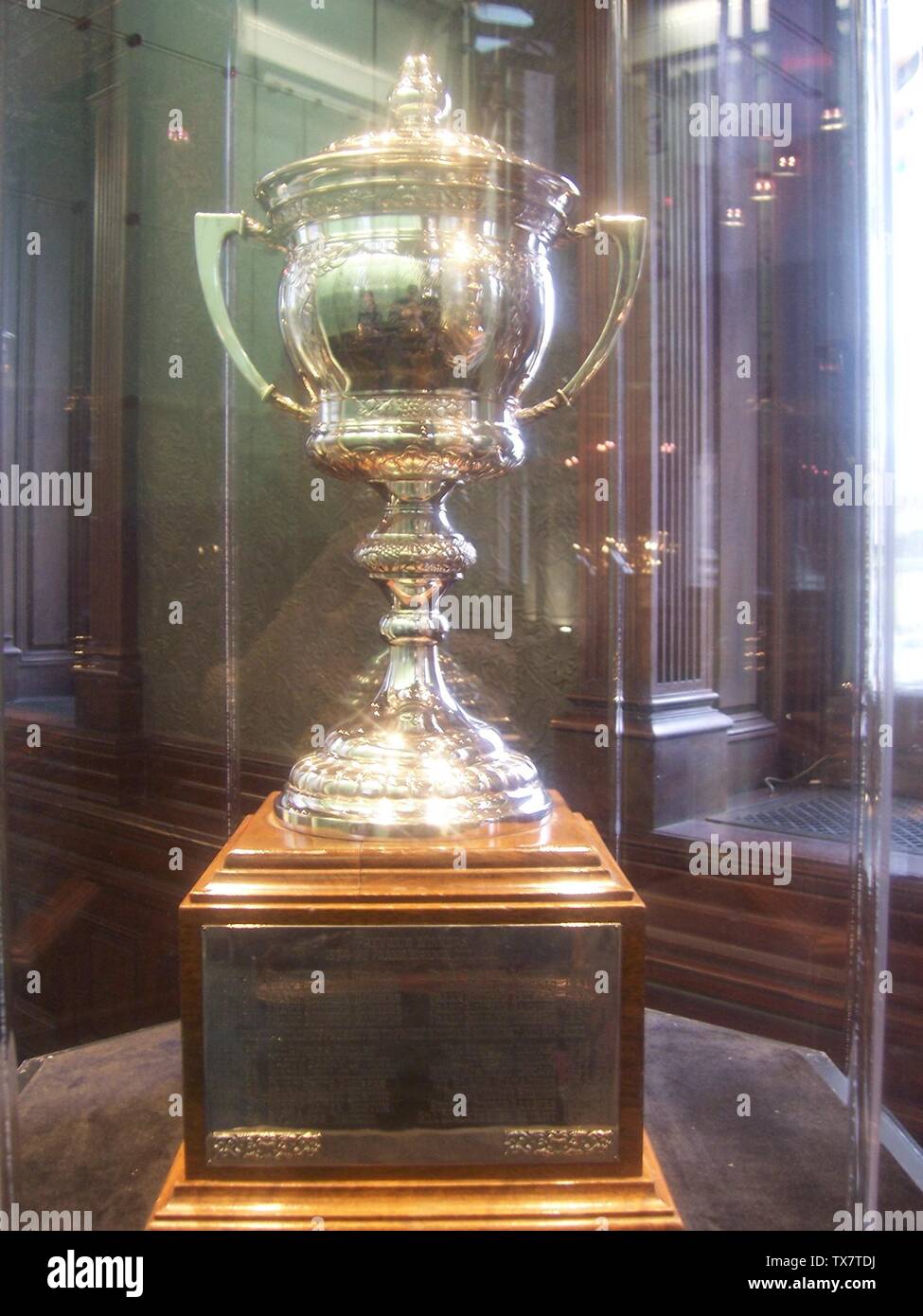 Lady byng trophy hi-res stock photography and images - Alamy