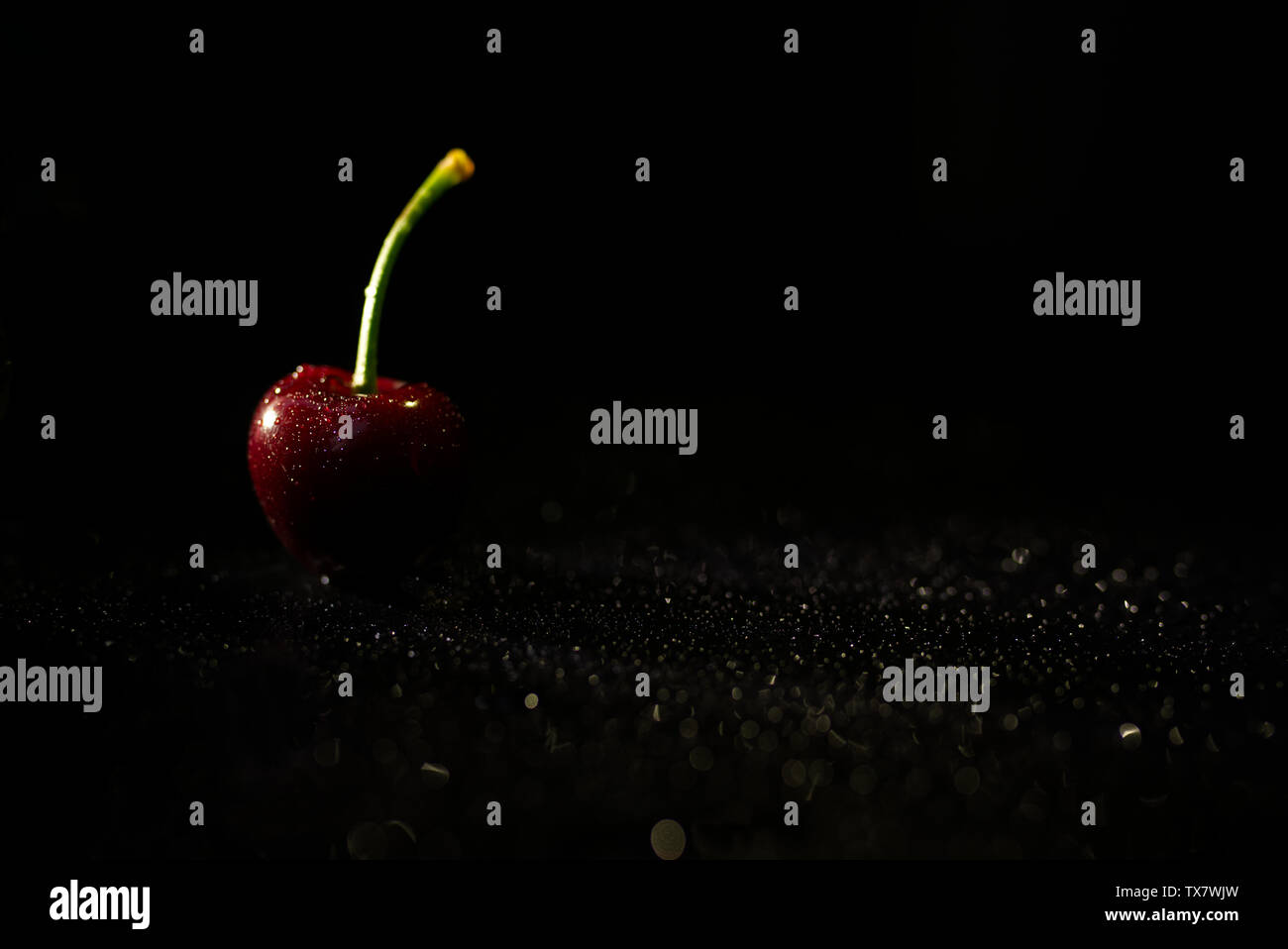 Cherry red spot hi-res stock photography and images - Alamy