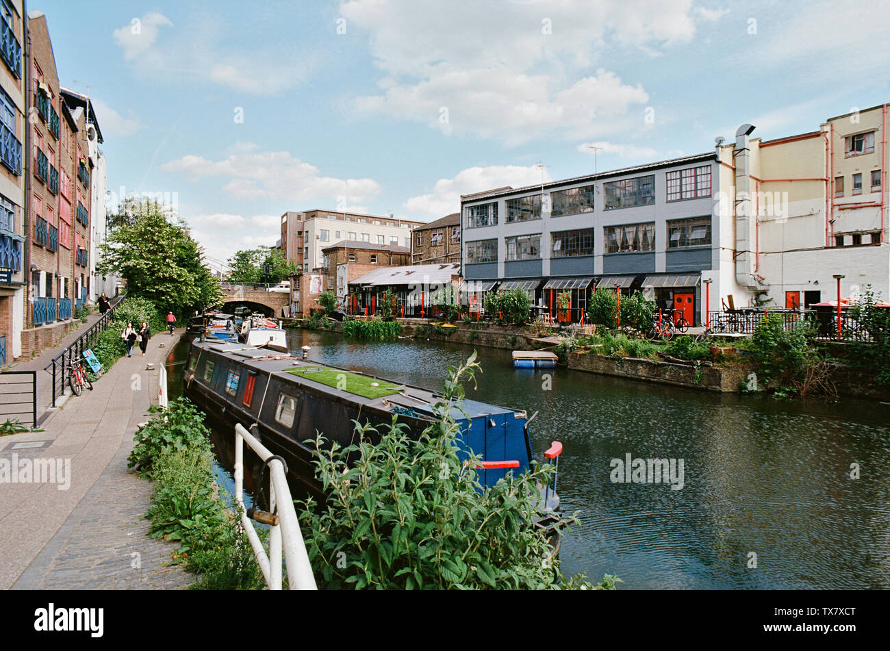 British canal scene hi-res stock photography and images - Alamy