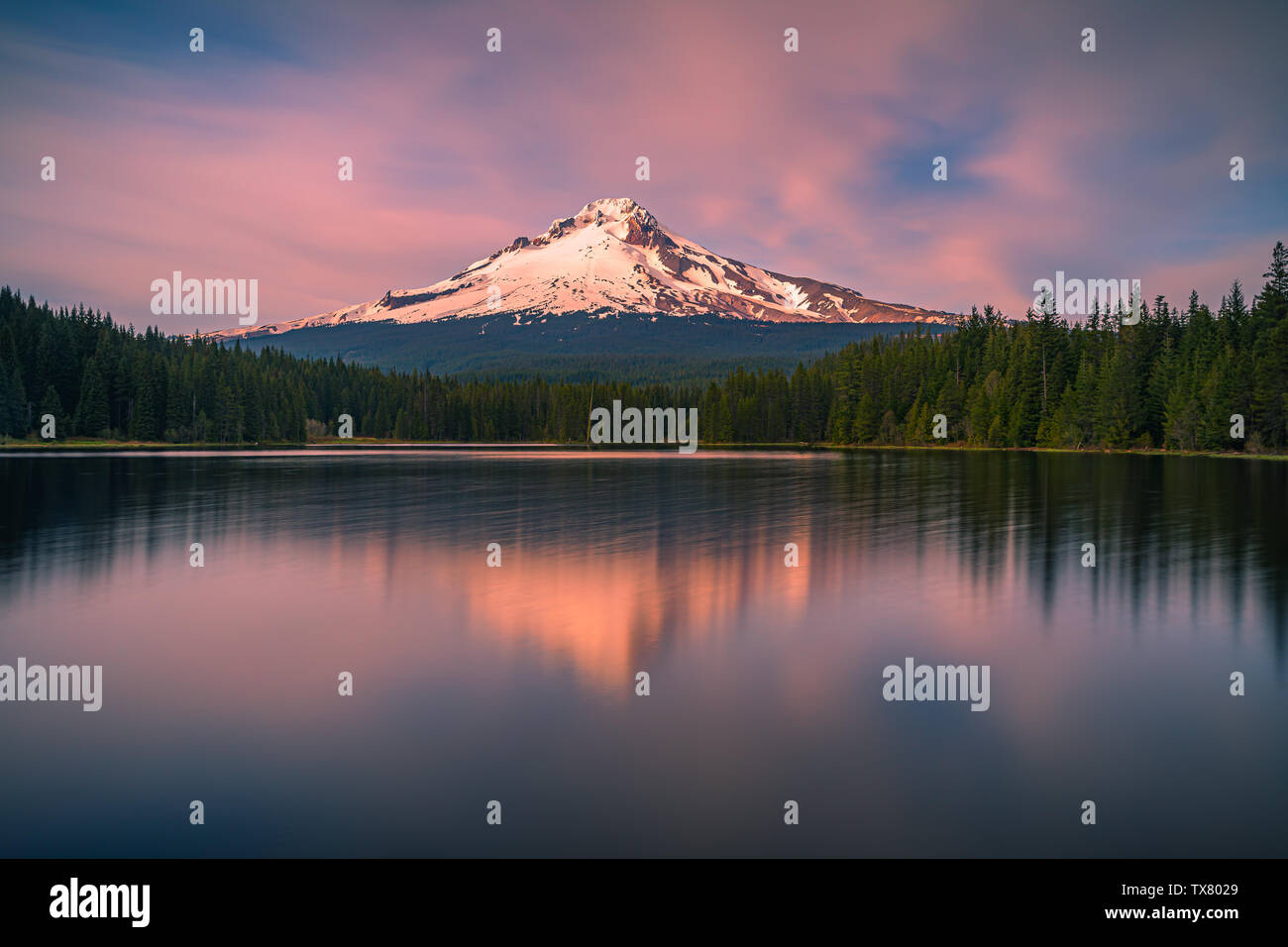 Sunset at Mount Hood as seen from Trillium Lake., Oeregon, United ...