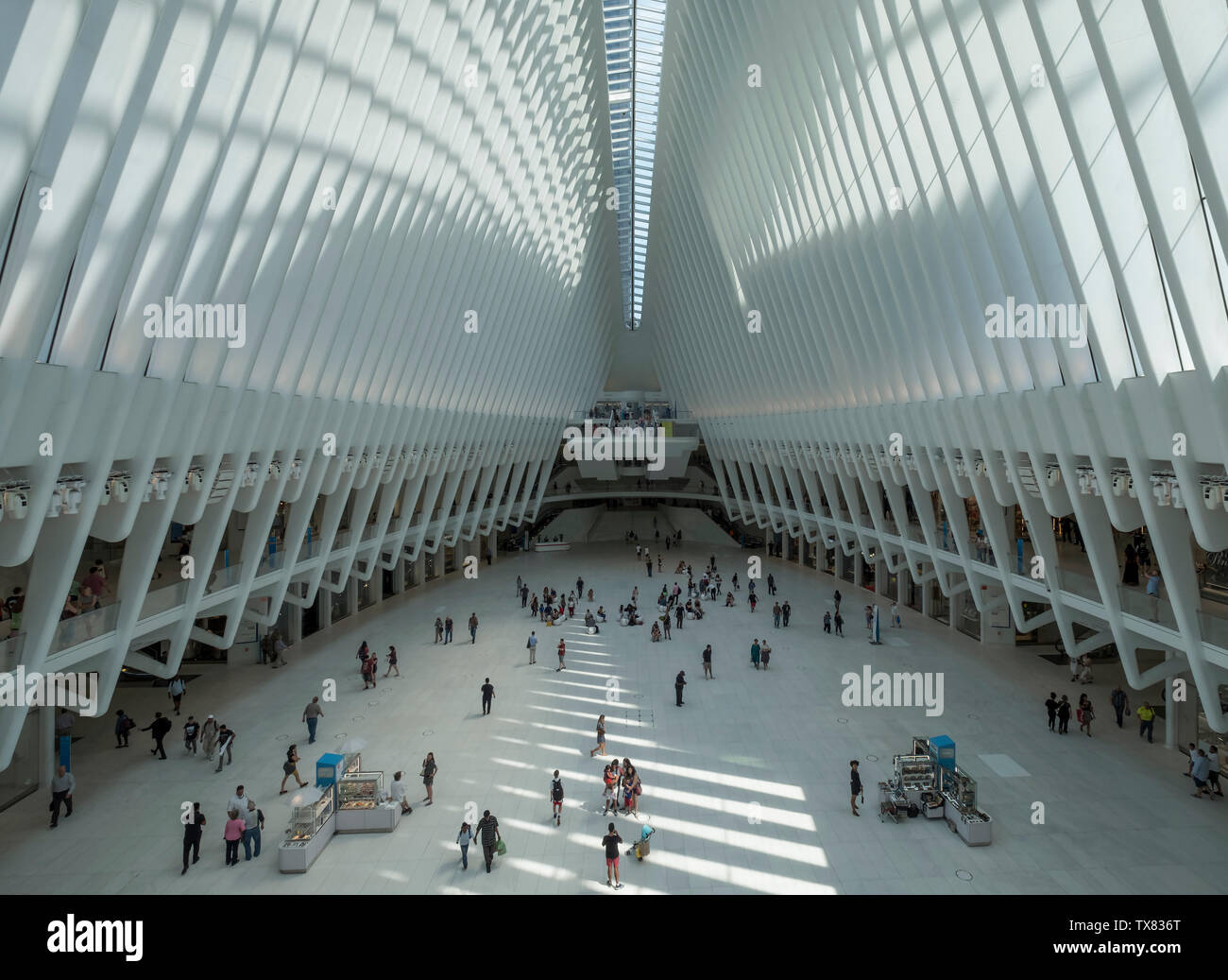 White building interior hi-res stock photography and images - Alamy