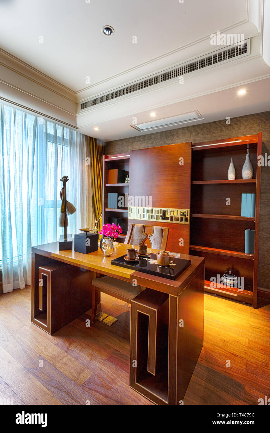 Modern bookshelves and housing hi-res stock photography and images - Alamy