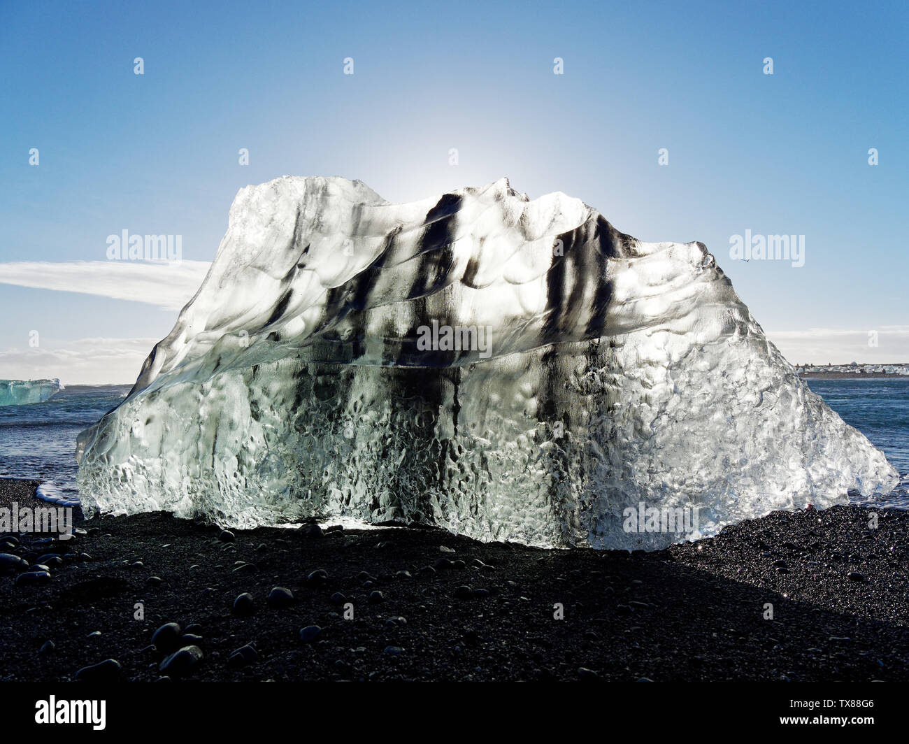 Block of ice illustration hi-res stock photography and images - Alamy