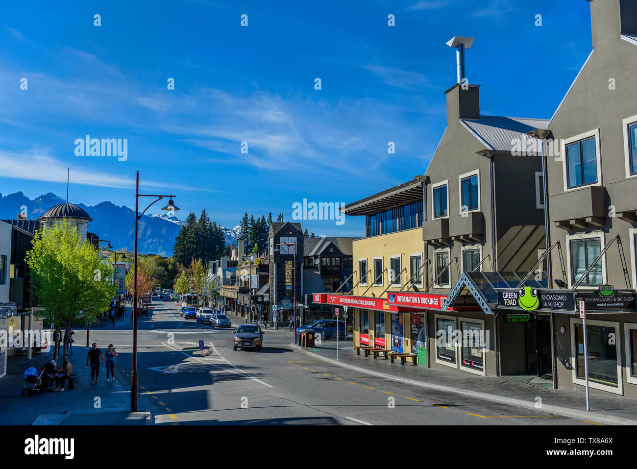 Queenstown street new zealand hi-res stock photography and images - Alamy