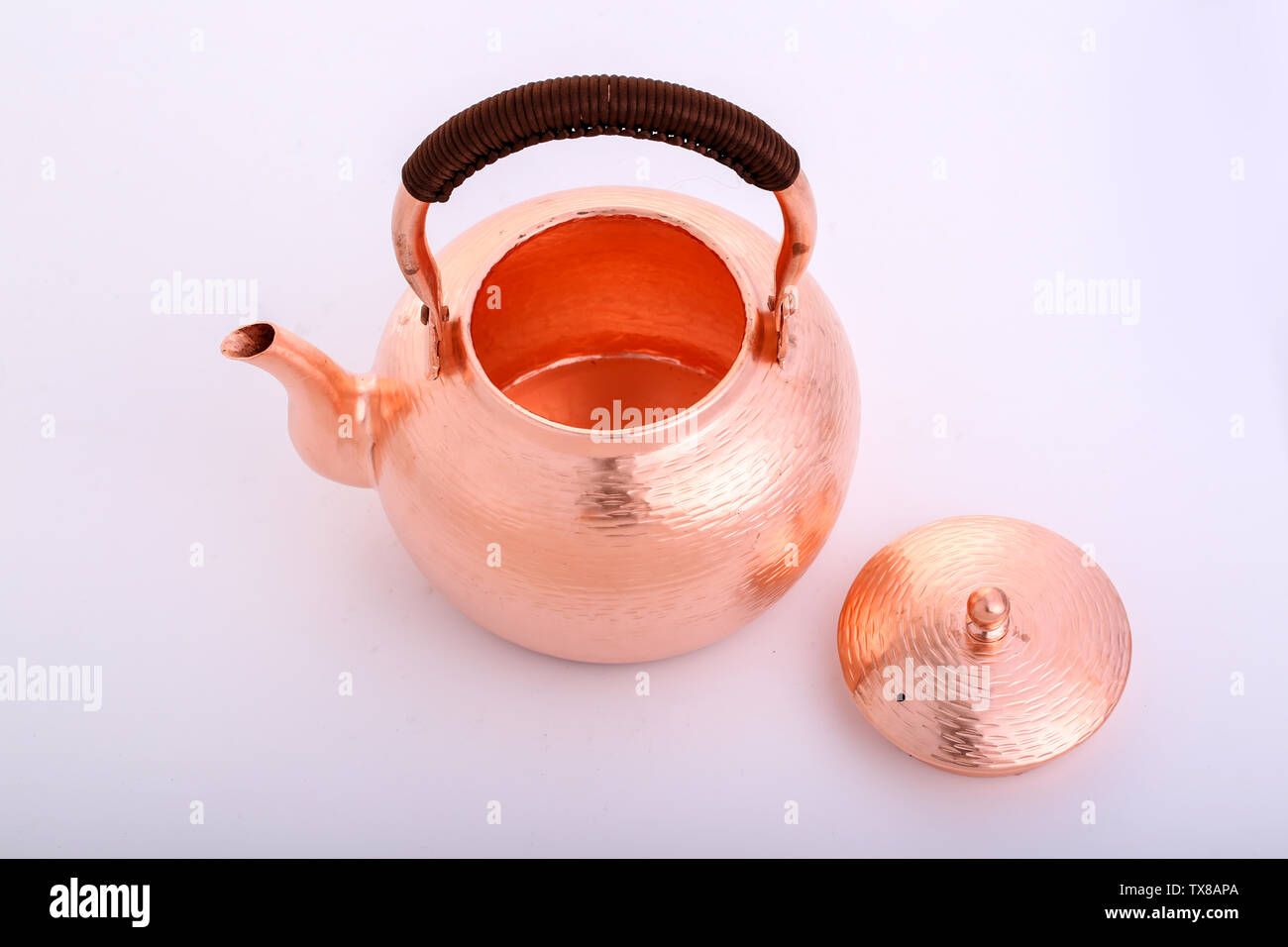 Pure copper pot hi-res stock photography and images - Alamy