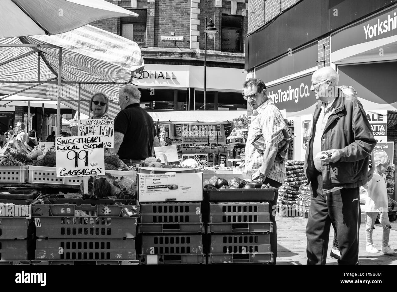 market day pontefract Stock Photo - Alamy