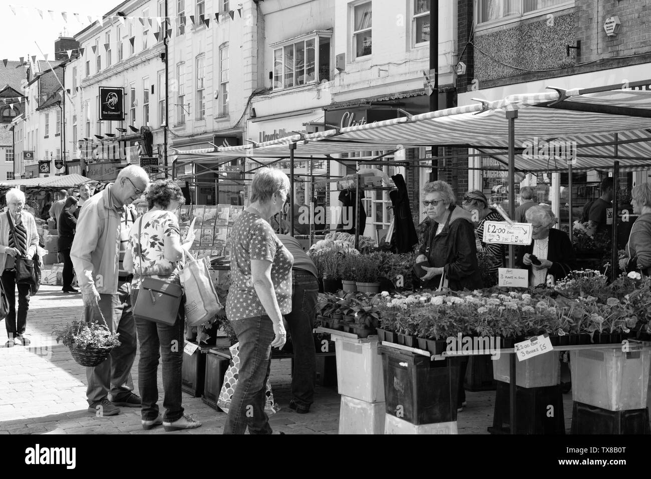market day in Pontefract West Yorkshire Stock Photo - Alamy